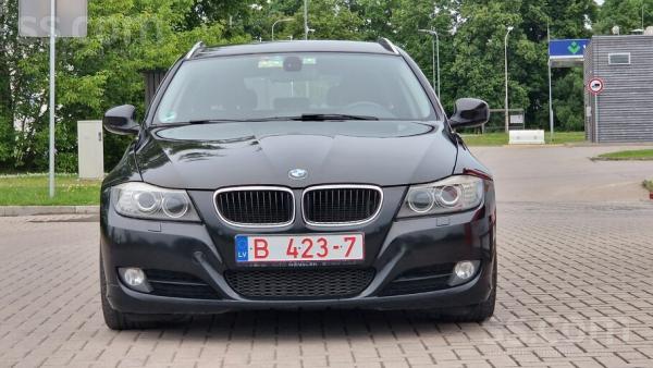 Black BMW 318 2012 in Jelgava, with an engine capacity of 2.00 L and mileage of 402 thousand km for 4450 €, photo 3 on AUTOMOTO.COM.LV