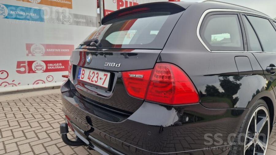 Melns BMW 318 2012 Jelgava, ar dzinēja tilpumu 2.00 L un nobraukumu 402 tūkst. km par 4450 €, foto 19 vietnē AUTOMOTO.COM.LV