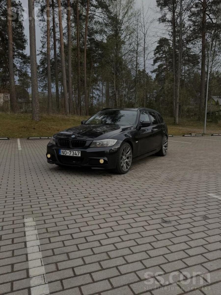 Black BMW 318 2012 in Riga, with an engine capacity of 2.00 L and mileage of 235 thousand km for 3800 €, photo 1 on AUTOMOTO.COM.LV