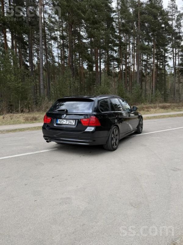 Black BMW 318 2012 in Riga, with an engine capacity of 2.00 L and mileage of 235 thousand km for 3800 €, photo 3 on AUTOMOTO.COM.LV