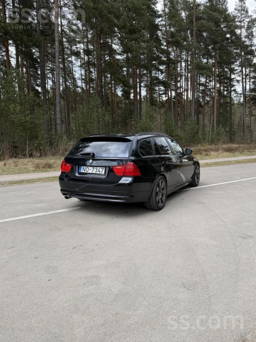 Black BMW 318 2012 in Riga, with an engine capacity of 2.00 L and mileage of 235 thousand km for 3800 €, photo 4 on AUTOMOTO.COM.LV