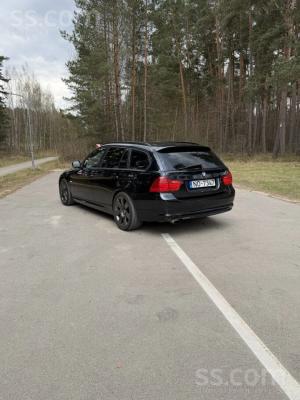 Black BMW 318 2012 in Riga, with an engine capacity of 2.00 L and mileage of 235 thousand km for 3800 €, photo 5 on AUTOMOTO.COM.LV