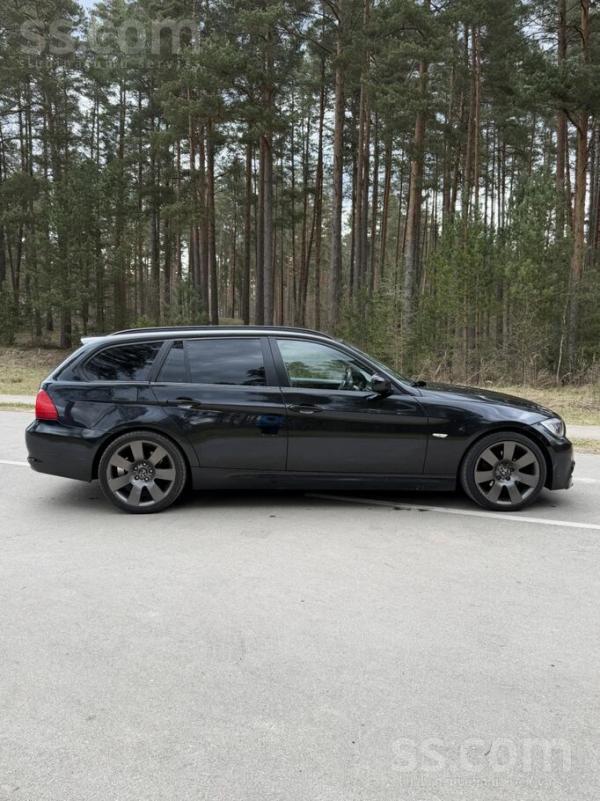 Black BMW 318 2012 in Riga, with an engine capacity of 2.00 L and mileage of 235 thousand km for 3800 €, photo 6 on AUTOMOTO.COM.LV