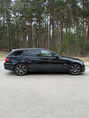 Black BMW 318 2012 in Riga, with an engine capacity of 2.00 L and mileage of 235 thousand km for 3800 €, photo 7 on AUTOMOTO.COM.LV