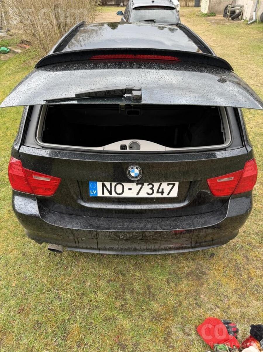 Black BMW 318 2012 in Riga, with an engine capacity of 2.00 L and mileage of 235 thousand km for 3800 €, photo 9 on AUTOMOTO.COM.LV