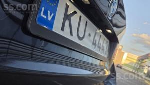 Black BMW 318 2012 in Riga, with an engine capacity of 2.00 L and mileage of 247 thousand km for 5950 €, photo 9 on AUTOMOTO.COM.LV
