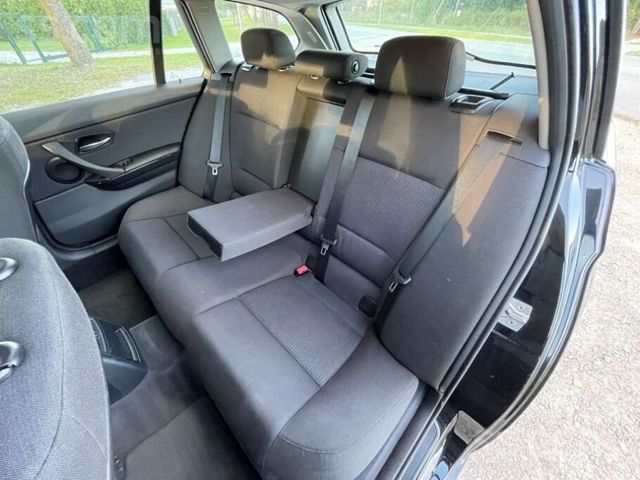 Black BMW 318 2012 in Riga, with an engine capacity of 2.00 L and mileage of 251 thousand km for 5790 €, photo 14 on AUTOMOTO.COM.LV