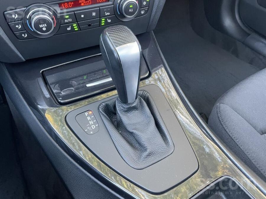Black BMW 318 2012 in Riga, with an engine capacity of 2.00 L and mileage of 251 thousand km for 5790 €, photo 27 on AUTOMOTO.COM.LV