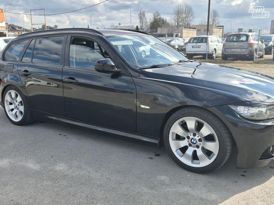 Черный БМВ 318 2012 в Шяуляй, объемом двигателя 20.00 л и пробегом 270 тыс. км за 4500 €, фото 3 на AUTOMOTO.COM.LV