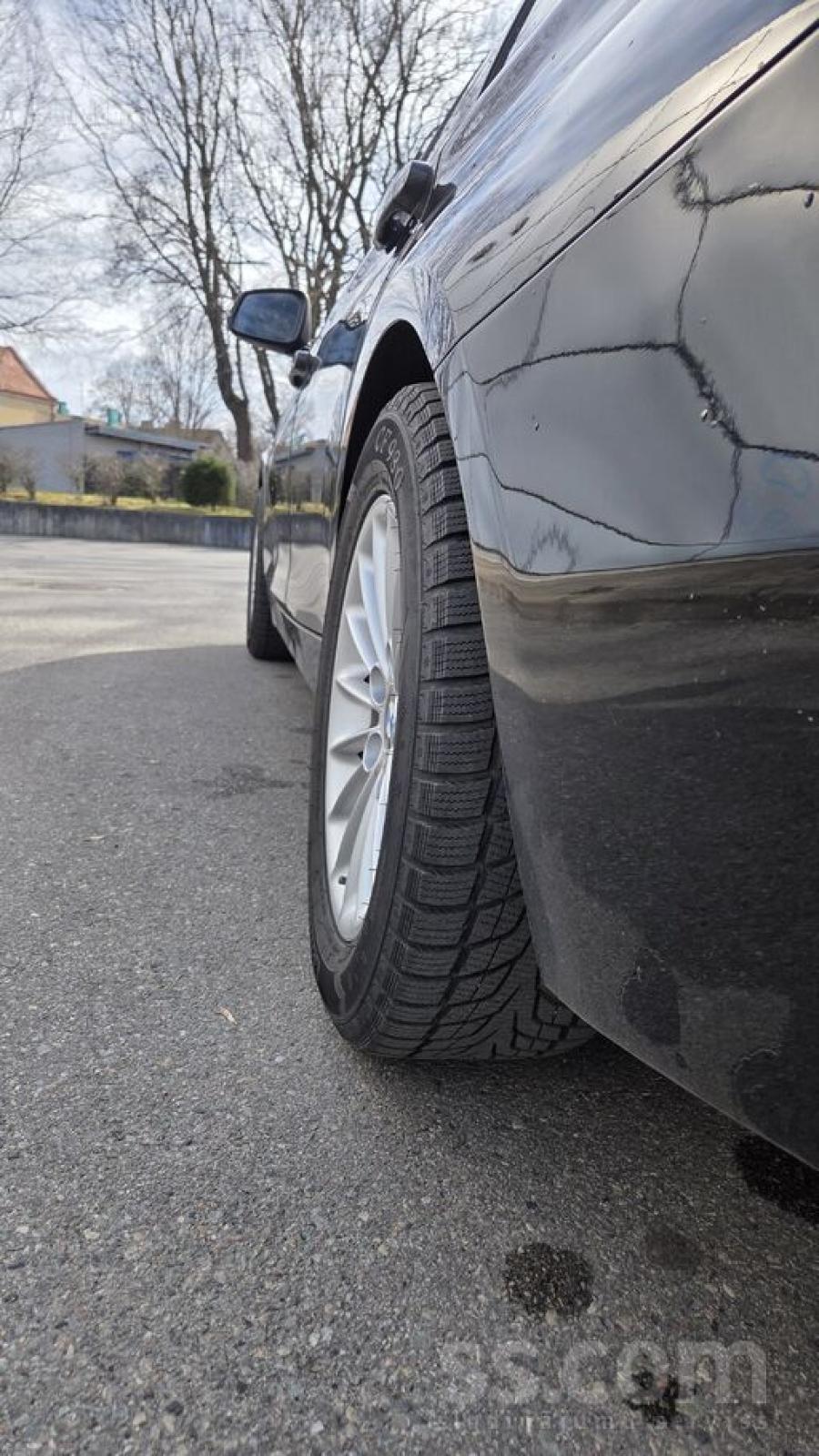 Black BMW 318 2012 in Riga, with an engine capacity of 2.00 L and mileage of 246 thousand km for 6250 €, photo 21 on AUTOMOTO.COM.LV