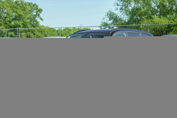 Black BMW 318 2012 in Riga, with an engine capacity of 2.00 L and mileage of 266 thousand km for 6250 €, photo 2 on AUTOMOTO.COM.LV