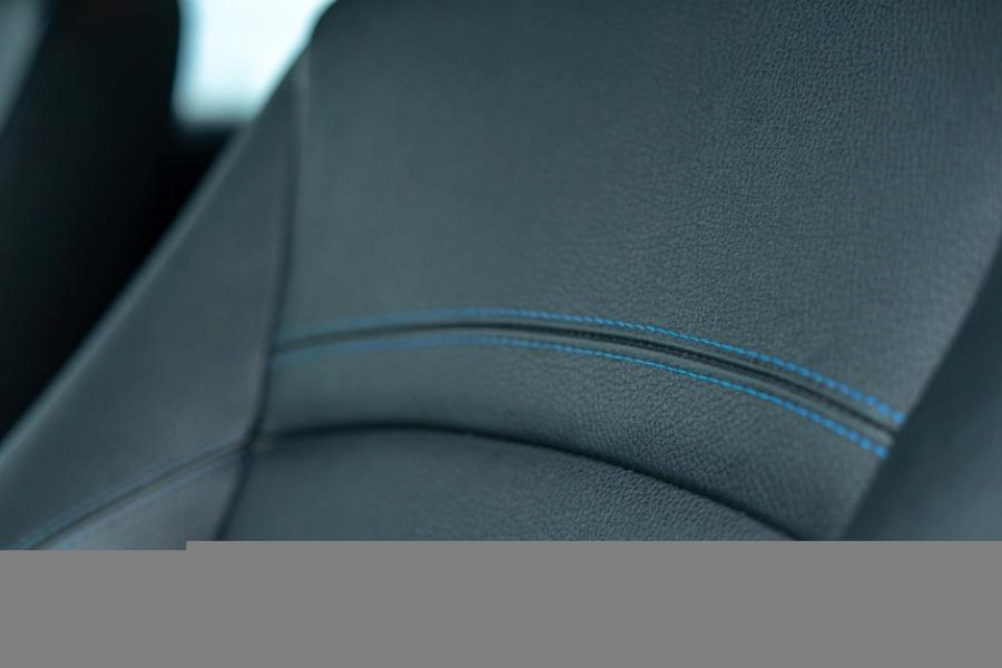 Black BMW 318 2012 in Riga, with an engine capacity of 2.00 L and mileage of 266 thousand km for 6250 €, photo 9 on AUTOMOTO.COM.LV