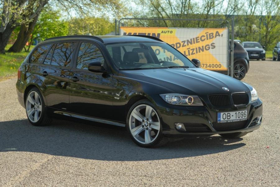 Black BMW 318 2012 in Riga, with an engine capacity of 2.00 L and mileage of 266 thousand km for 6250 €, photo 12 on AUTOMOTO.COM.LV