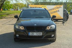 Black BMW 318 2012 in Riga, with an engine capacity of 2.00 L and mileage of 266 thousand km for 6250 €, photo 14 on AUTOMOTO.COM.LV