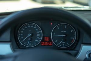 Black BMW 318 2012 in Riga, with an engine capacity of 2.00 L and mileage of 266 thousand km for 6250 €, photo 32 on AUTOMOTO.COM.LV