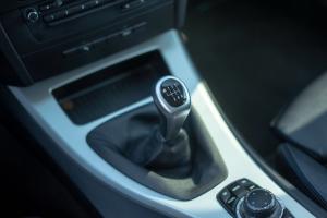 Black BMW 318 2012 in Riga, with an engine capacity of 2.00 L and mileage of 266 thousand km for 6250 €, photo 35 on AUTOMOTO.COM.LV