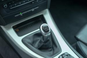 Black BMW 318 2012 in Riga, with an engine capacity of 2.00 L and mileage of 266 thousand km for 6250 €, photo 36 on AUTOMOTO.COM.LV