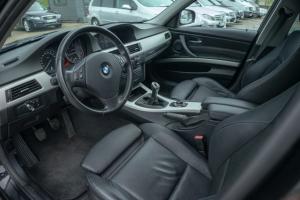 Black BMW 318 2012 in Riga, with an engine capacity of 2.00 L and mileage of 266 thousand km for 6250 €, photo 51 on AUTOMOTO.COM.LV