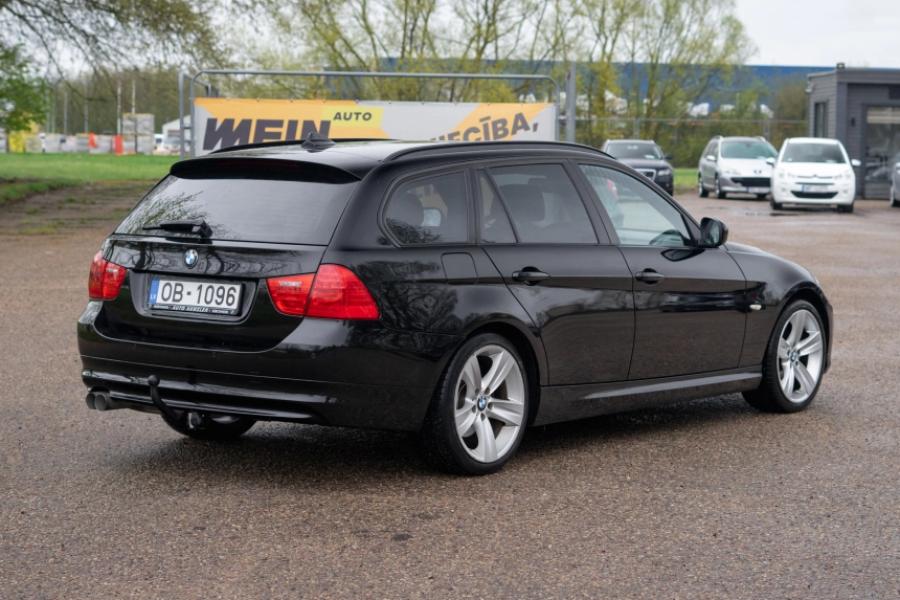 Black BMW 318 2012 in Riga, with an engine capacity of 2.00 L and mileage of 266 thousand km for 6250 €, photo 59 on AUTOMOTO.COM.LV