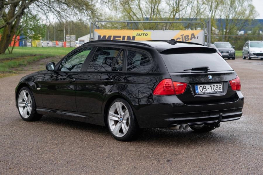 Black BMW 318 2012 in Riga, with an engine capacity of 2.00 L and mileage of 266 thousand km for 6250 €, photo 61 on AUTOMOTO.COM.LV