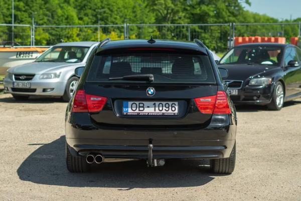 Black BMW 318 2012 in Liepaja, with an engine capacity of 2.00 L and mileage of 266 thousand km for 6250 €, photo 3 on AUTOMOTO.COM.LV