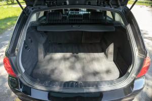 Black BMW 318 2012 in Liepaja, with an engine capacity of 2.00 L and mileage of 266 thousand km for 6250 €, photo 12 on AUTOMOTO.COM.LV
