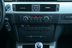 Black BMW 318 2012 in Liepaja, with an engine capacity of 2.00 L and mileage of 266 thousand km for 6250 €, photo 18 on AUTOMOTO.COM.LV