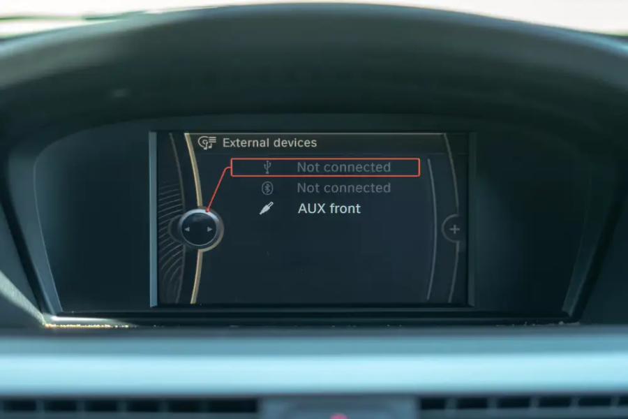 Black BMW 318 2012 in Liepaja, with an engine capacity of 2.00 L and mileage of 266 thousand km for 6250 €, photo 28 on AUTOMOTO.COM.LV