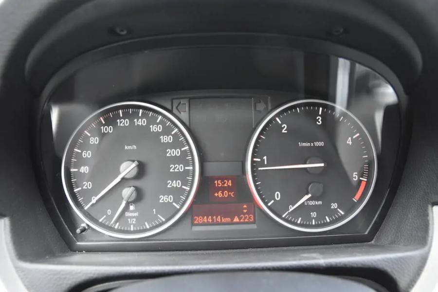 Melns BMW 318 2012 Mārupe, ar dzinēja tilpumu 2.00 L un nobraukumu 284 tūkst. km par 5490 €, foto 13 vietnē AUTOMOTO.COM.LV