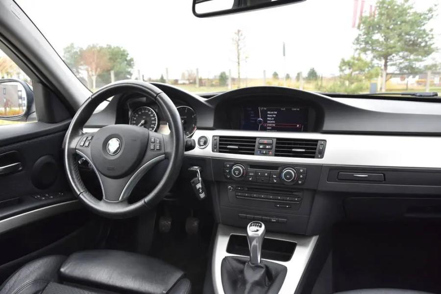 Melns BMW 318 2012 Mārupe, ar dzinēja tilpumu 2.00 L un nobraukumu 284 tūkst. km par 5490 €, foto 17 vietnē AUTOMOTO.COM.LV