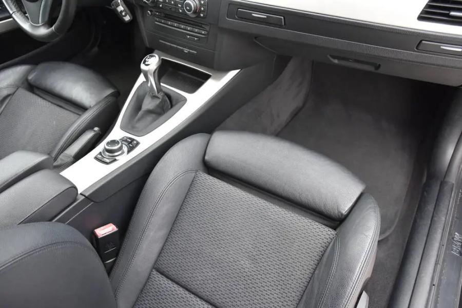 Melns BMW 318 2012 Mārupe, ar dzinēja tilpumu 2.00 L un nobraukumu 284 tūkst. km par 5490 €, foto 18 vietnē AUTOMOTO.COM.LV