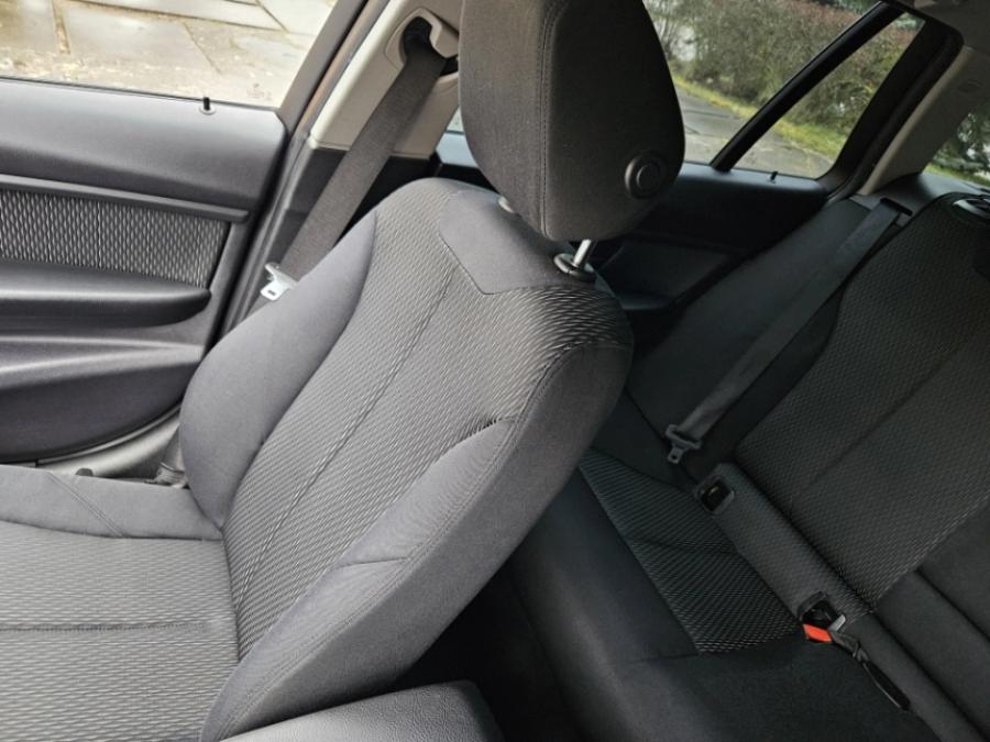 Black BMW 318 2012 in Riga, with an engine capacity of 2.00 L and mileage of 265 thousand km for 7490 €, photo 34 on AUTOMOTO.COM.LV