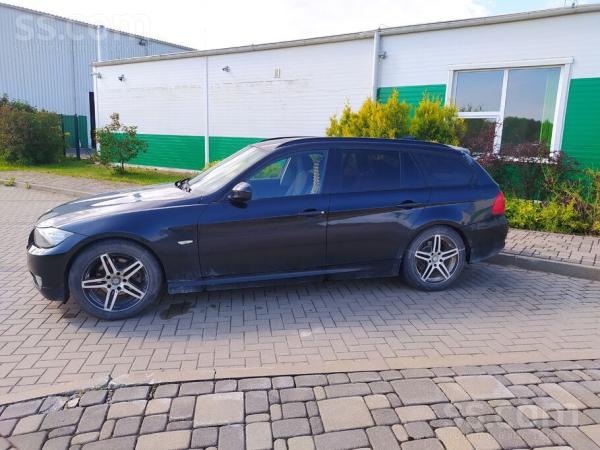 Black BMW 318 2012 in Dobele, with an engine capacity of 2.00 L and mileage of 325 thousand km for 3850 €, photo 2 on AUTOMOTO.COM.LV