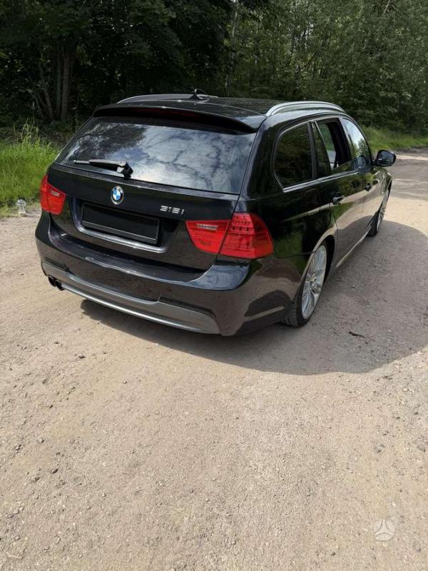 Black BMW 318 2012 in Kaunas, with an engine capacity of 2.00 L and mileage of 221 thousand km for 3500 €, photo 5 on AUTOMOTO.COM.LV