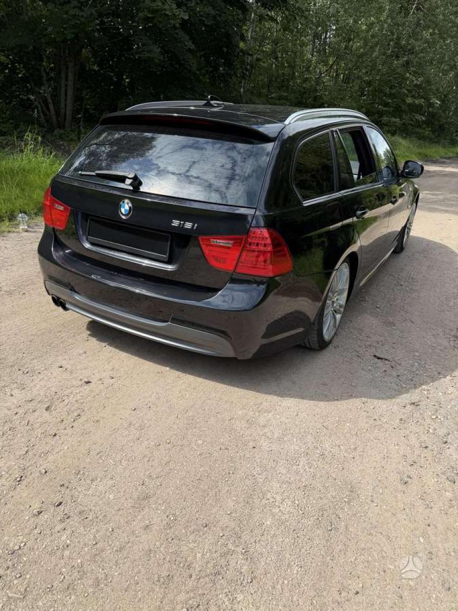 Melns BMW 318 2012 Kauņa, ar dzinēja tilpumu 2.00 L un nobraukumu 221 tūkst. km par 3500 €, foto 5 vietnē AUTOMOTO.COM.LV