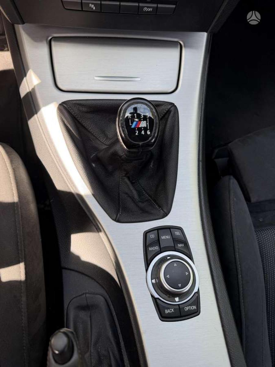 Melns BMW 318 2012 Kauņa, ar dzinēja tilpumu 2.00 L un nobraukumu 221 tūkst. km par 3500 €, foto 13 vietnē AUTOMOTO.COM.LV