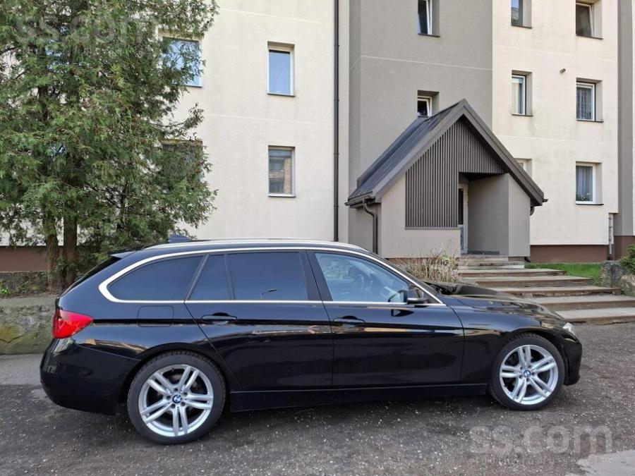 Black BMW 318 2013 in Riga, with an engine capacity of 2.00 L and mileage of 313 thousand km for 7200 €, photo 2 on AUTOMOTO.COM.LV