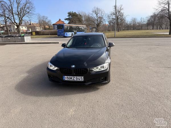 Black BMW 318 2013 in Klaipeda, with an engine capacity of 2.00 L and mileage of 313 thousand km for 7200 €, photo 4 on AUTOMOTO.COM.LV