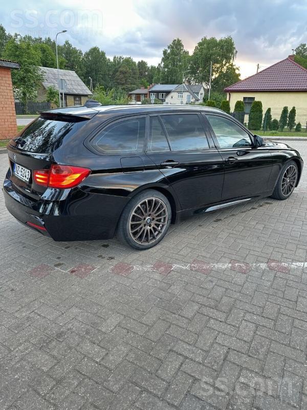Black BMW 318 2013 in Valmiera, with an engine capacity of 2.00 L and mileage of 298 thousand km for 9500 €, photo 5 on AUTOMOTO.COM.LV