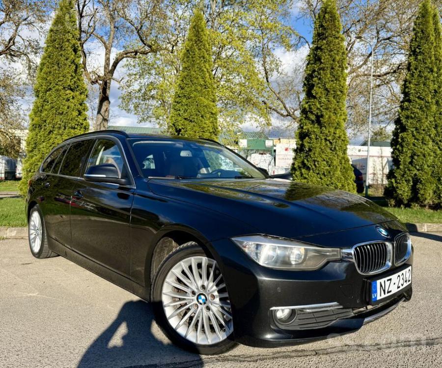 Black BMW 318 2013 in Riga, with an engine capacity of 2.00 L and mileage of 355 thousand km for 5550 €, photo 8 on AUTOMOTO.COM.LV