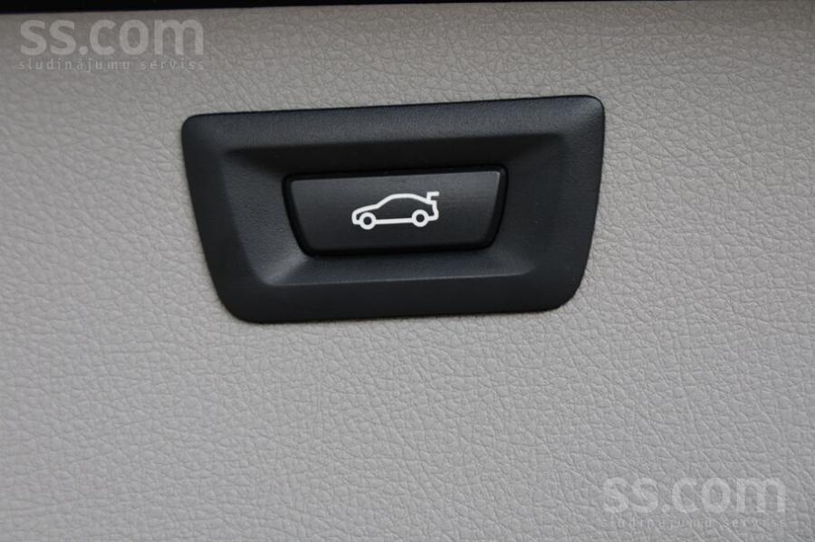 Black BMW 318 2013 in Tukums, with an engine capacity of 2.00 L and mileage of 243 thousand km for 10900 €, photo 13 on AUTOMOTO.COM.LV