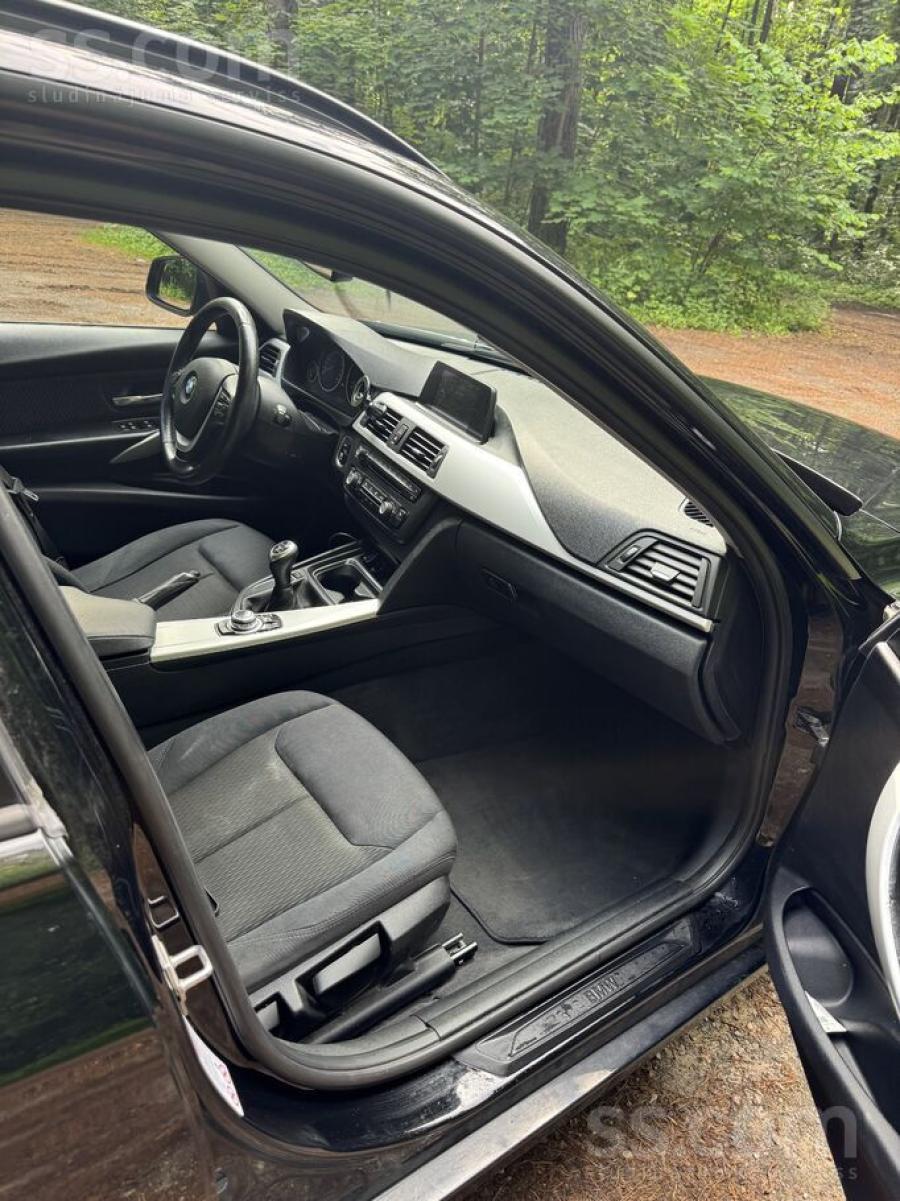 Black BMW 318 2013 in Riga, with an engine capacity of 1.90 L and mileage of 227 thousand km for 7000 €, photo 11 on AUTOMOTO.COM.LV