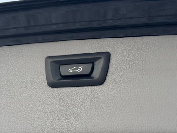 Melns BMW 318 2013 Rīga, ar dzinēja tilpumu 2.00 L un nobraukumu 246 tūkst. km par 8800 €, foto 4 vietnē AUTOMOTO.COM.LV