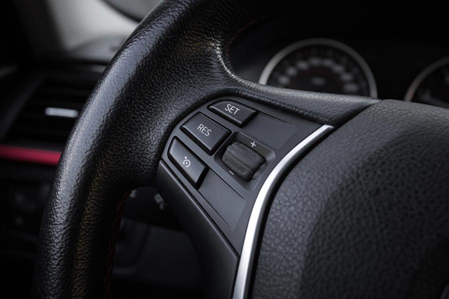 Melns BMW 318 2013 Rīga, ar dzinēja tilpumu 2.00 L un nobraukumu 246 tūkst. km par 8800 €, foto 17 vietnē AUTOMOTO.COM.LV