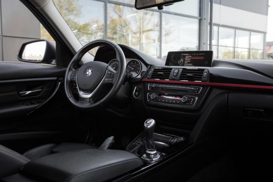 Melns BMW 318 2013 Rīga, ar dzinēja tilpumu 2.00 L un nobraukumu 246 tūkst. km par 8800 €, foto 36 vietnē AUTOMOTO.COM.LV