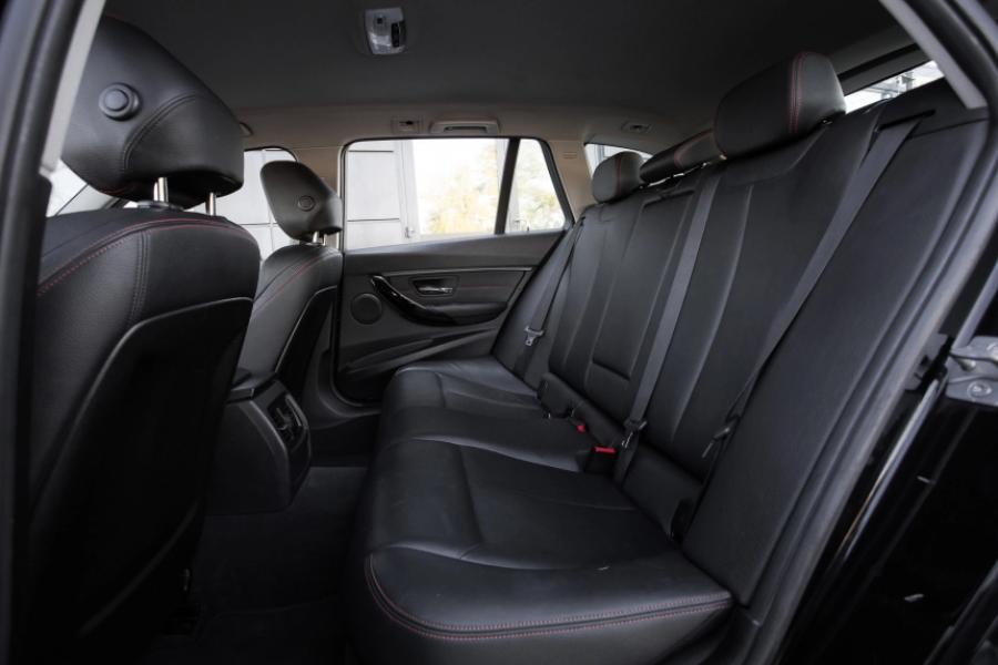 Melns BMW 318 2013 Rīga, ar dzinēja tilpumu 2.00 L un nobraukumu 246 tūkst. km par 8800 €, foto 60 vietnē AUTOMOTO.COM.LV