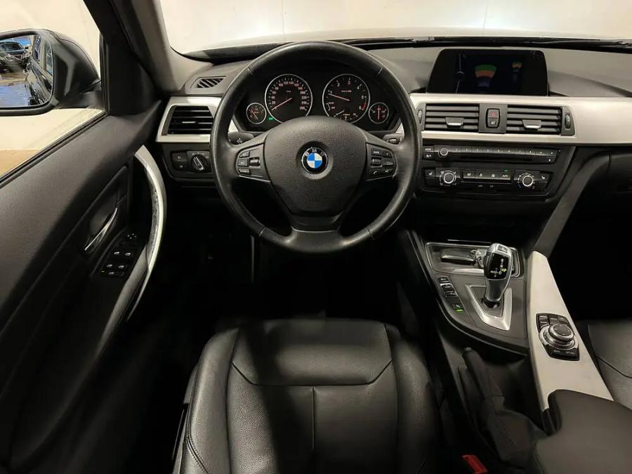 Melns BMW 318 2013 Jūrmala, ar dzinēja tilpumu 2.00 L un nobraukumu 248 tūkst. km par 8995 €, foto 10 vietnē AUTOMOTO.COM.LV