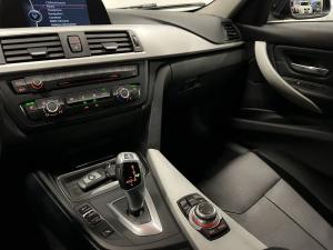 Melns BMW 318 2013 Jūrmala, ar dzinēja tilpumu 2.00 L un nobraukumu 248 tūkst. km par 8995 €, foto 24 vietnē AUTOMOTO.COM.LV