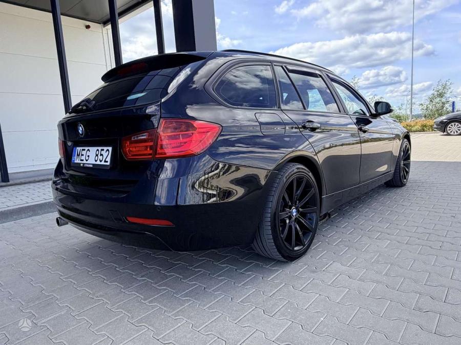 Black BMW 318 2013 in Vilnius, with an engine capacity of 2.00 L and mileage of 379 thousand km for 6900 €, photo 4 on AUTOMOTO.COM.LV