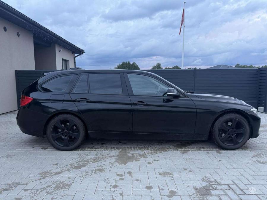 Black BMW 318 2013 in Kaunas, with an engine capacity of 2.00 L and mileage of 268 thousand km for 4500 €, photo 6 on AUTOMOTO.COM.LV